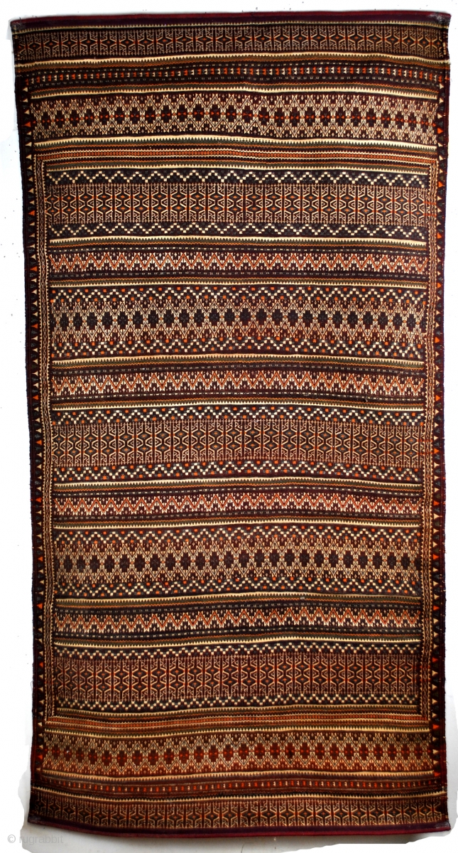 Verneh, 111 x 222 Cm. In fine condition. | rugrabbit.com